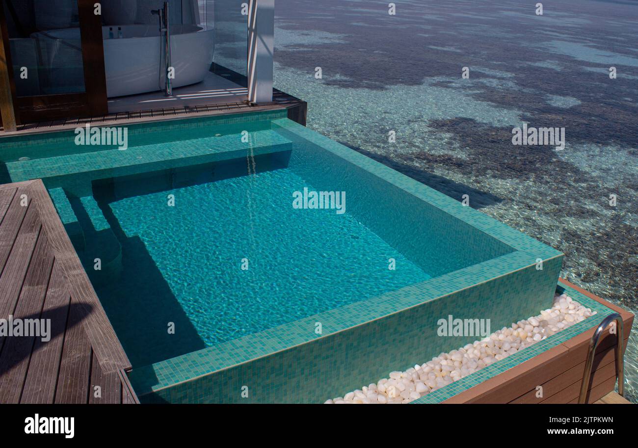 Privater Pool; Luxus Insel Strand Resort auf den Malediven; Insel ...