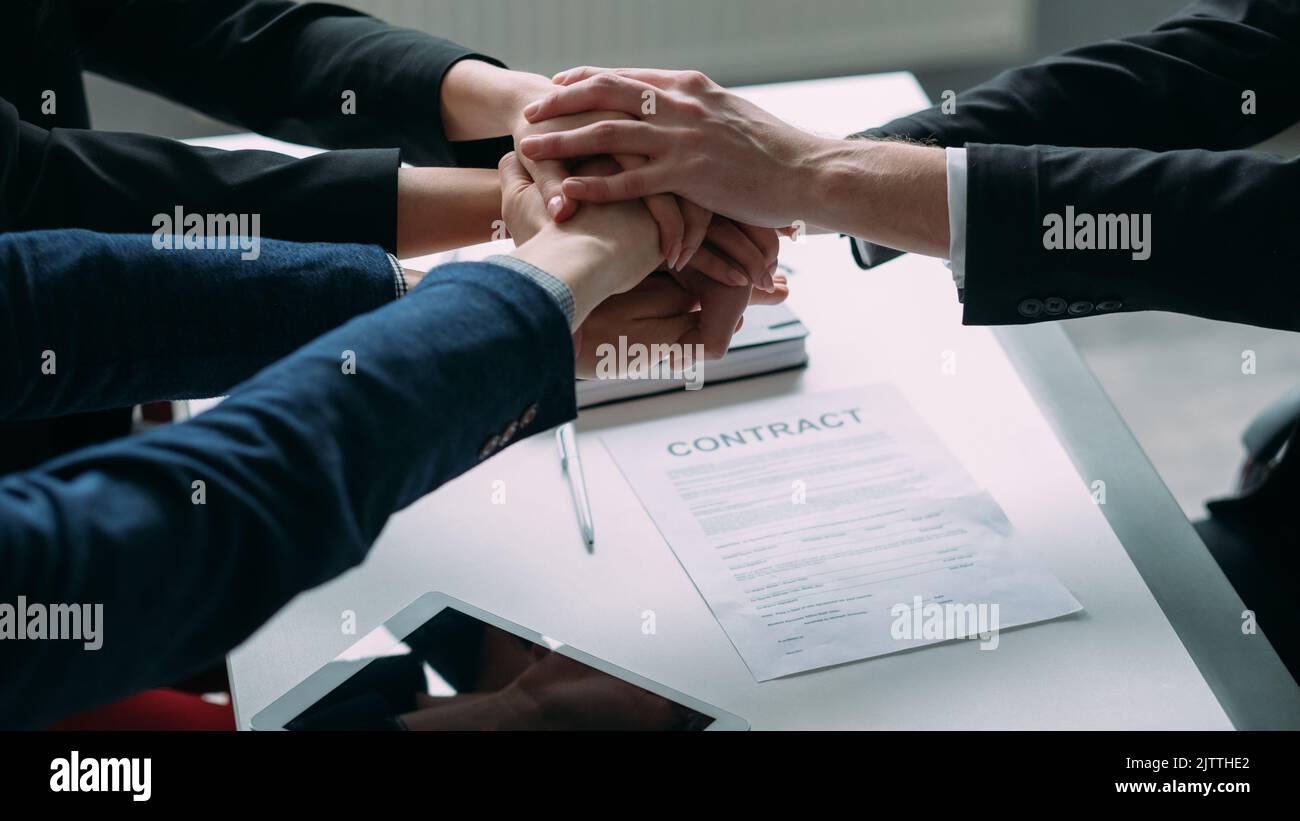 Teamarbeit und zusammenarbeit -Fotos und -Bildmaterial in hoher ...