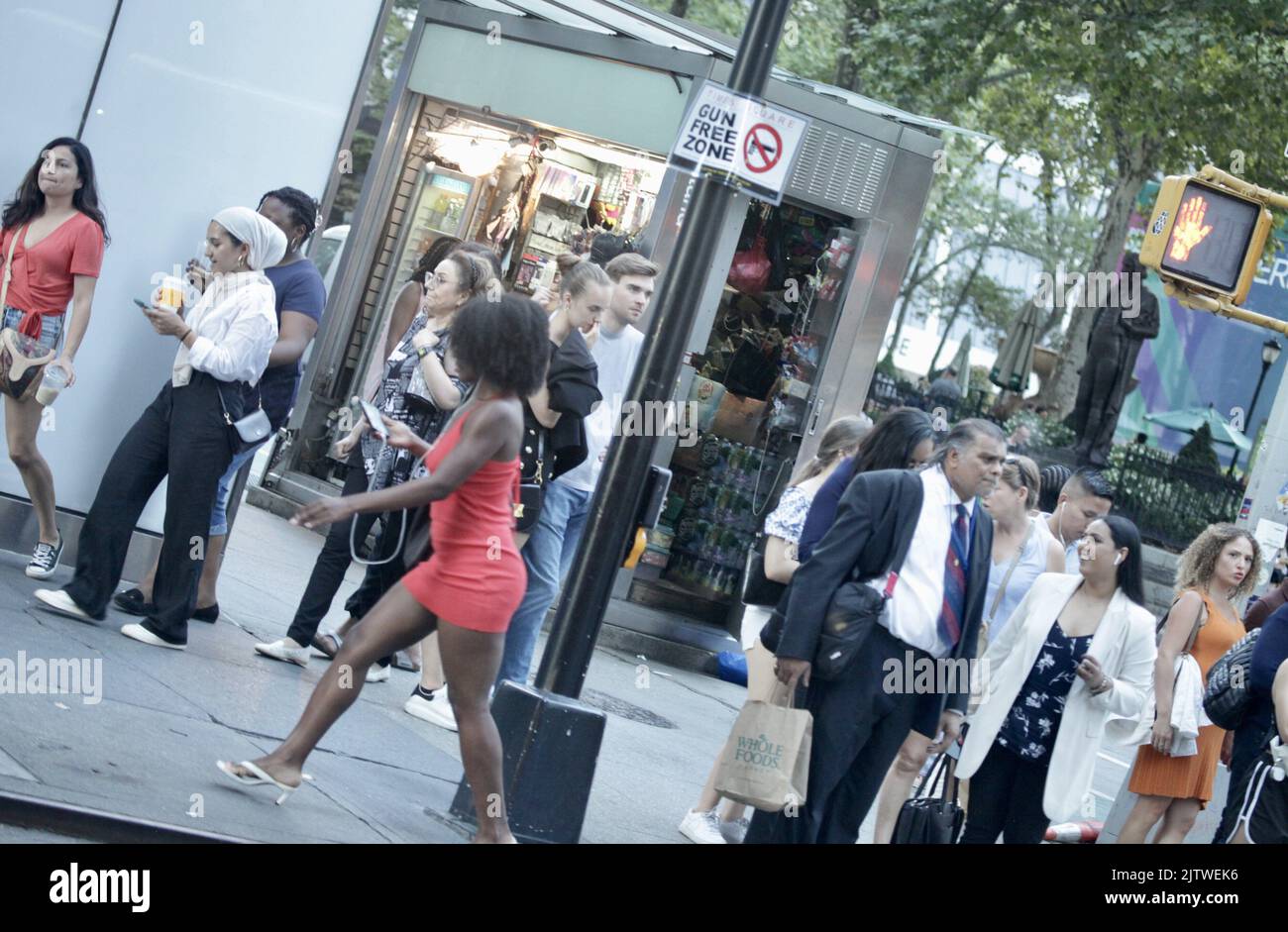 New York, USA. 1. September 2022. (NEU) Gun Free Zone-Times Square. 01. September 2022, New York ...