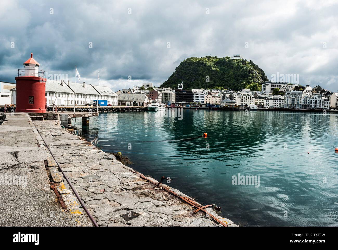 Leuchtturm Von Alesund. Alesund Port. Alesund (Šlesund), Norwegen ...