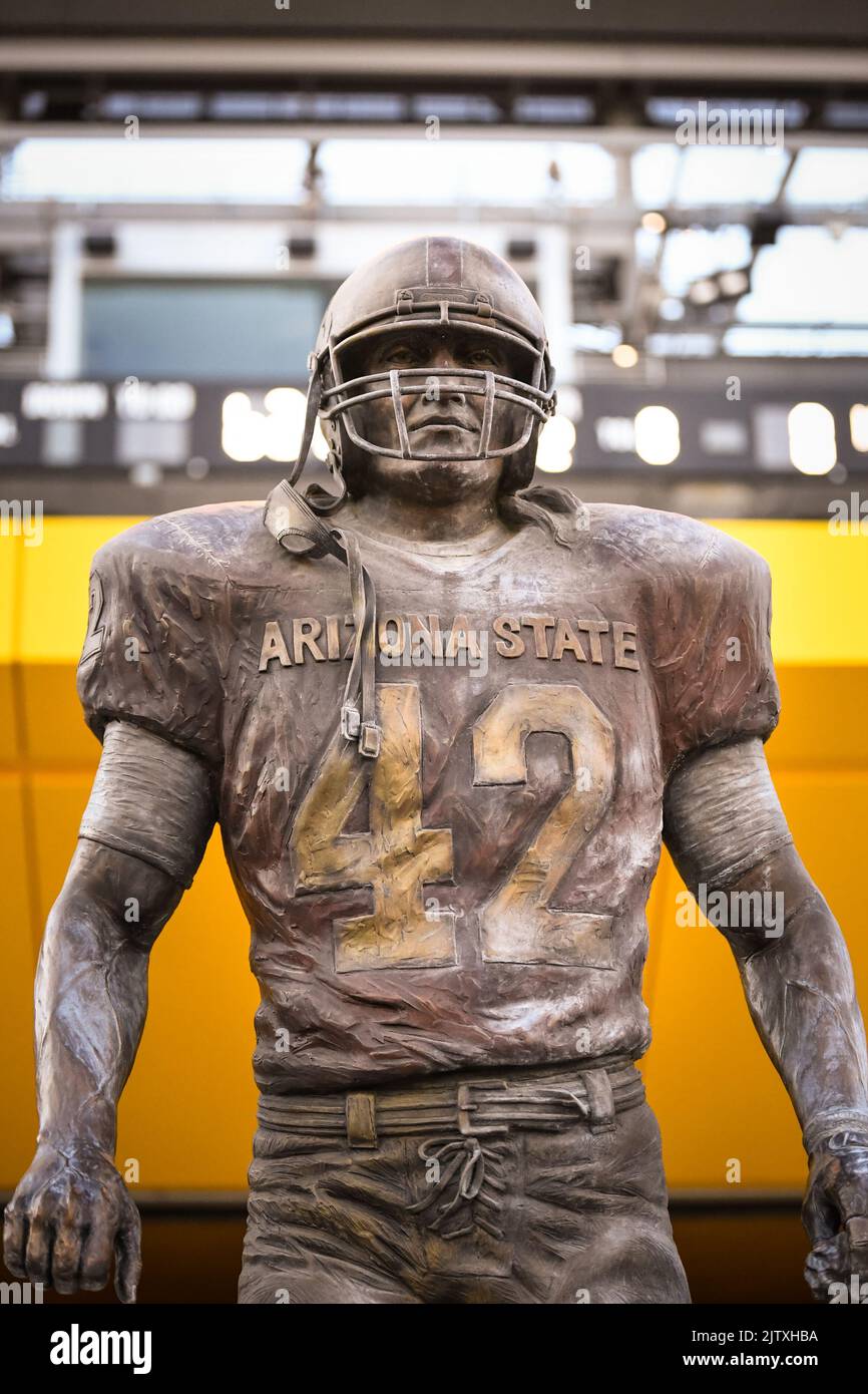 Statue von Arizona State Pat Tillman, die vor dem Tunnel im Sun Devil ...