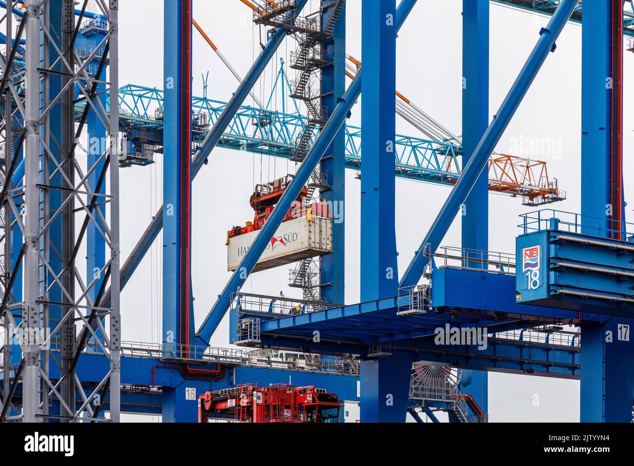 Eurogate container terminal -Fotos und -Bildmaterial in hoher Auflösung ...