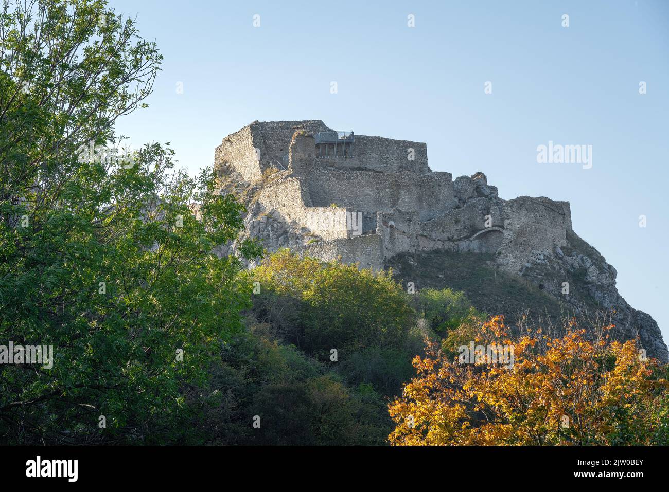 Burgruine devin -Fotos und -Bildmaterial in hoher Auflösung – Alamy
