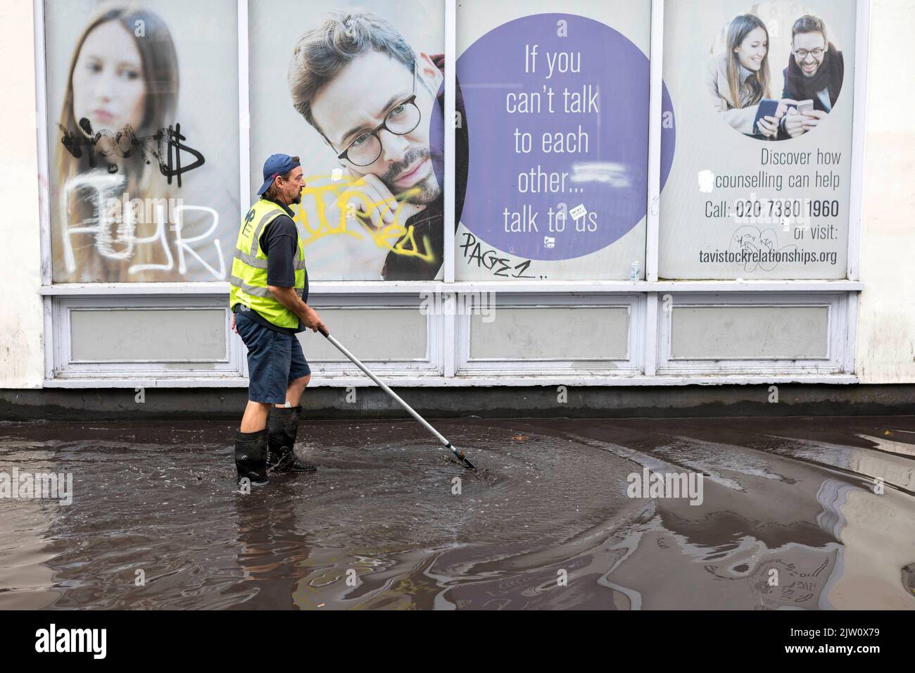 Hochwasser im zentrum von london -Fotos und -Bildmaterial in hoher ...