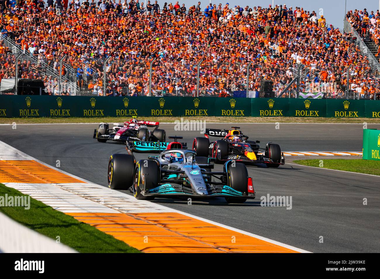 63 RUSSELL George (gbr), Mercedes AMG F1 Team W13, 01 VERSTAPPEN Max ...