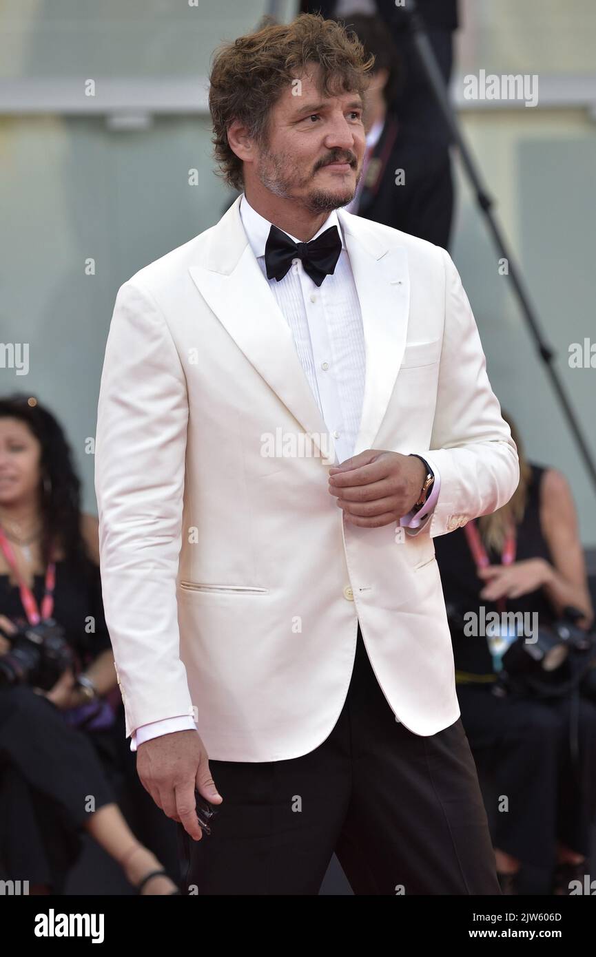 Pedro pascal in venedig -Fotos und -Bildmaterial in hoher Auflösung – Alamy