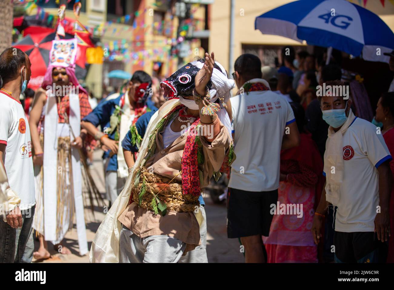 All Souls' Day. Auch SAPARU JATRA in Newari einschreiben. Masken mit ...