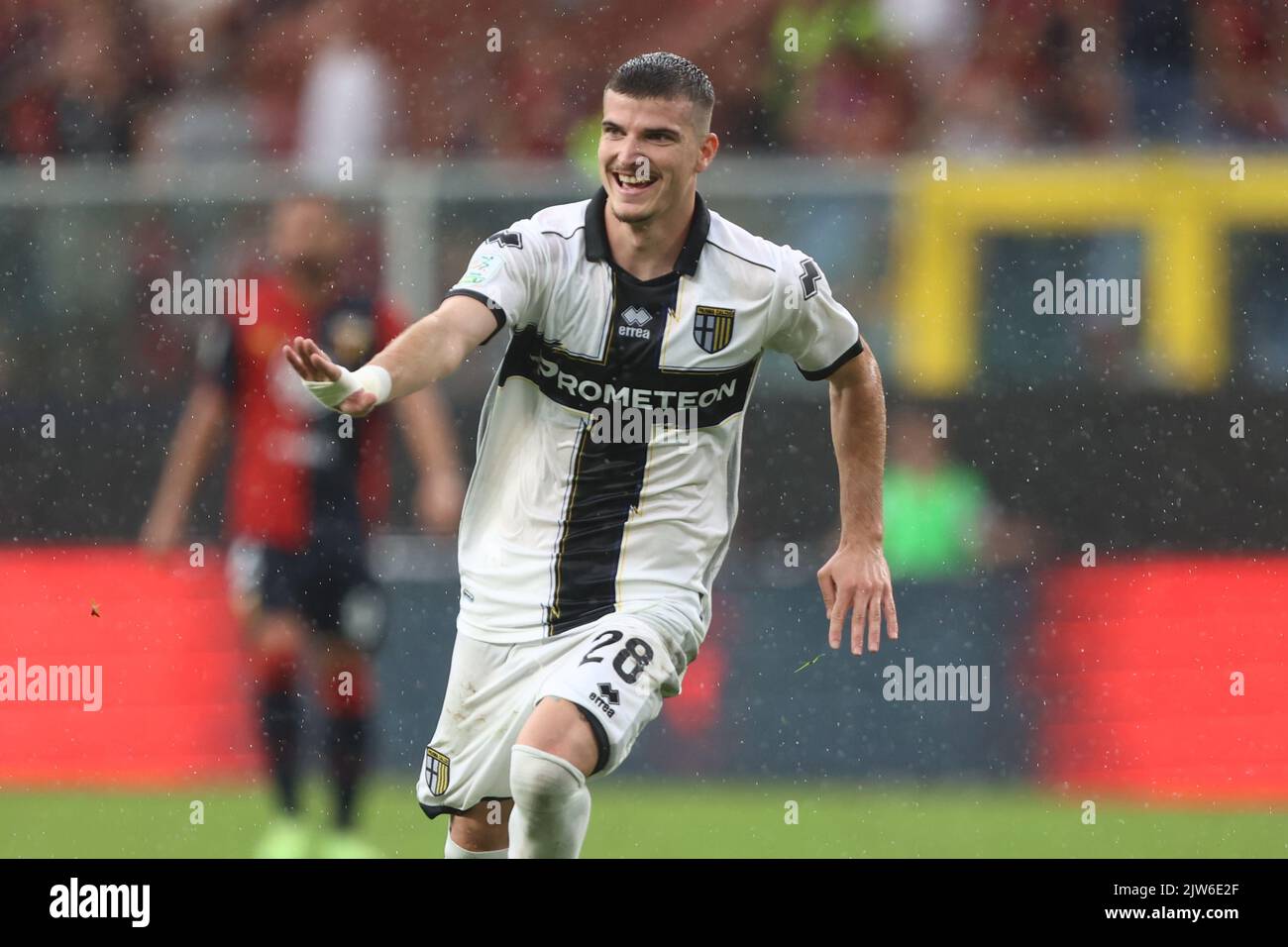 Valentin Mihaila (Parma Calcio) feiert nach einem Tor beim ...