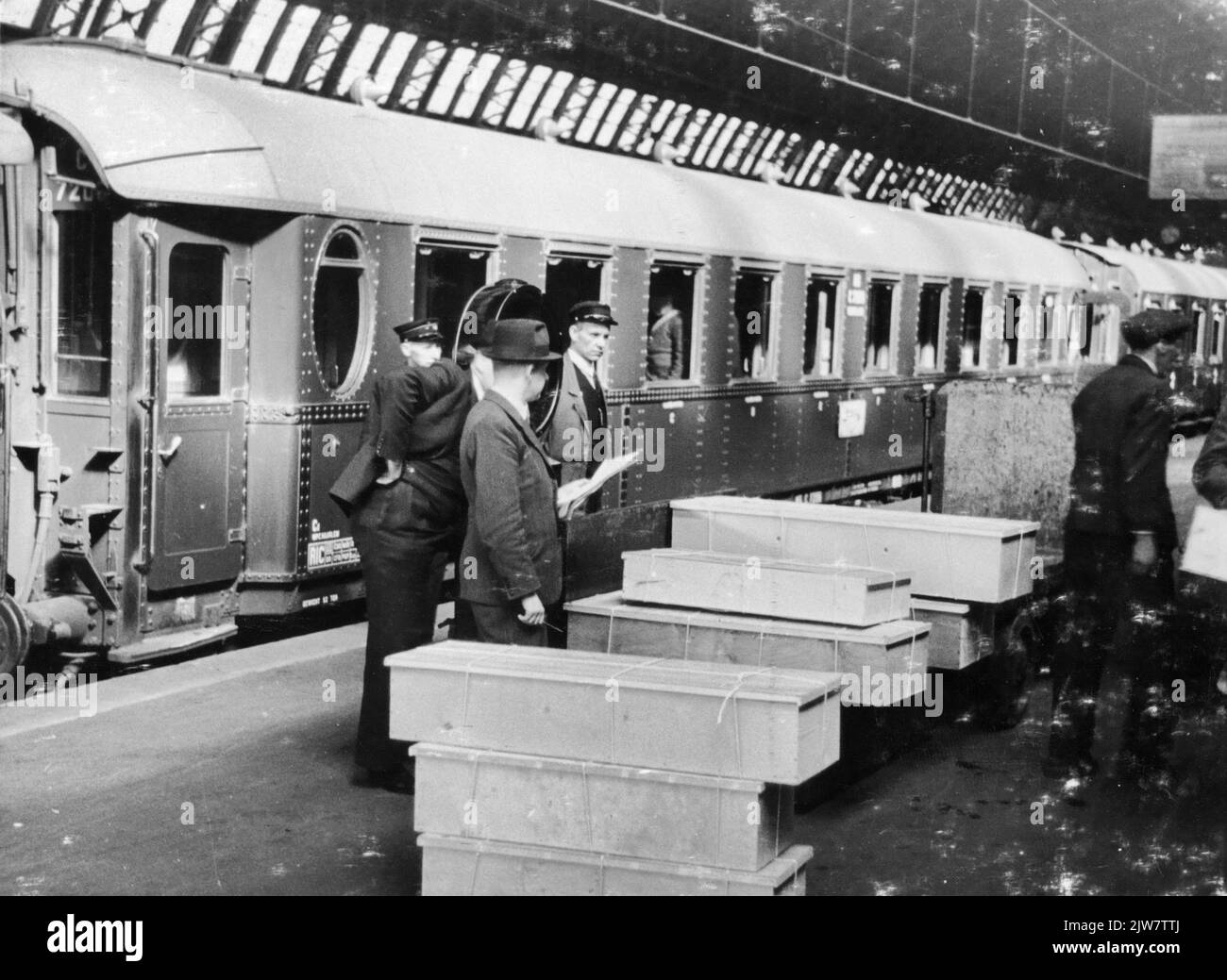 Flower transport -Fotos und -Bildmaterial in hoher Auflösung – Alamy