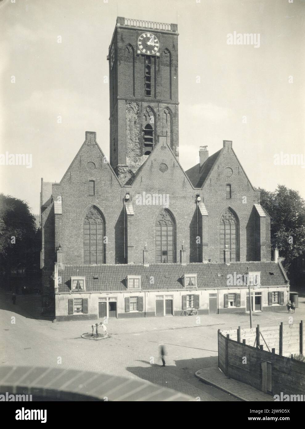 Blick von Westen auf den Vrijwoningen auf dem Jacobikerk (Jacobskerkhof ...