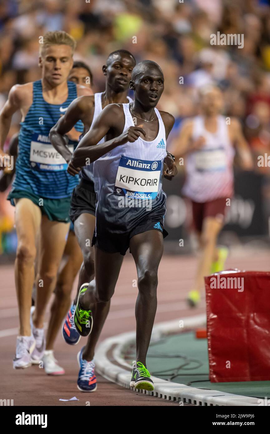 Nichola Kipkorir Kimeli aus Kenia tritt bei den Männern 5000m während des Allianz Memorial Van ...