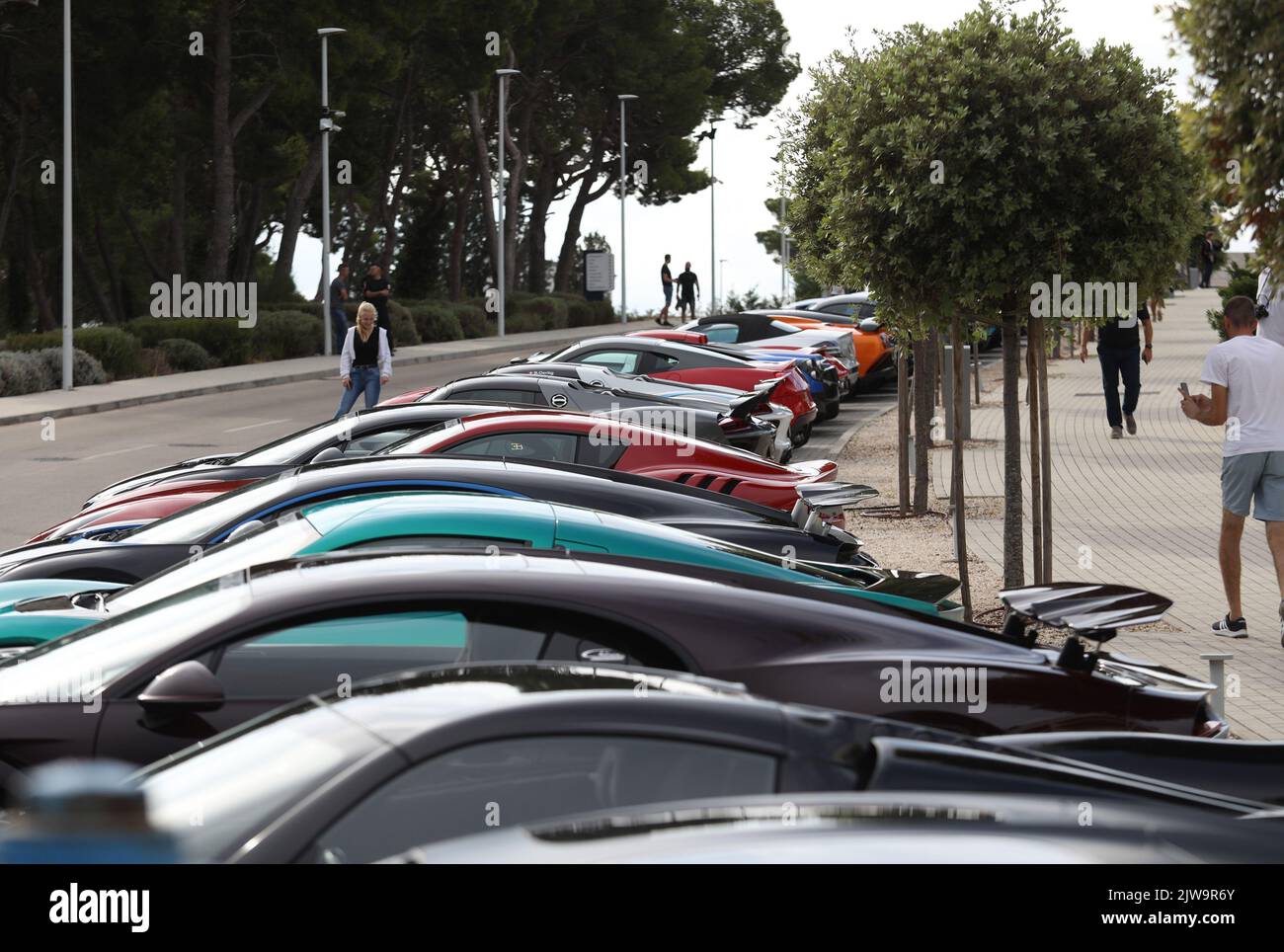 Supercars und hypercars -Fotos und -Bildmaterial in hoher Auflösung – Alamy