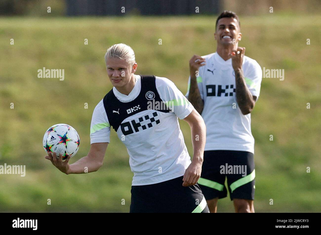 Erling haaland training -Fotos und -Bildmaterial in hoher Auflösung – Alamy