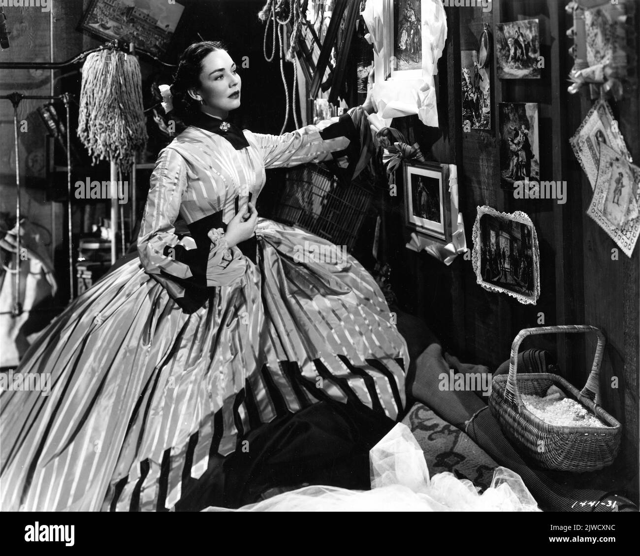 Madame bovary 1949 jennifer jones Schwarzweiß-Stockfotos und -bilder ...