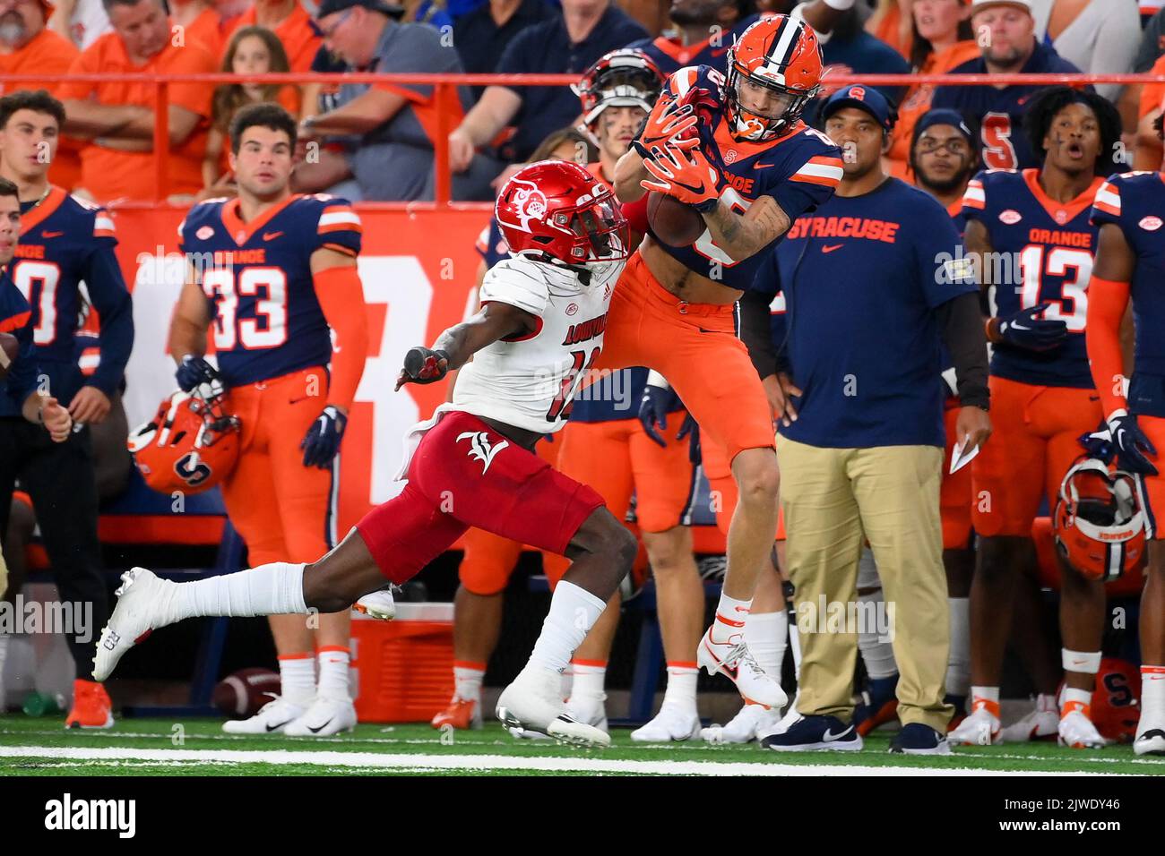 03. September 2022: Jarvis Brownlee (12) bricht in der ersten Hälfte am ...