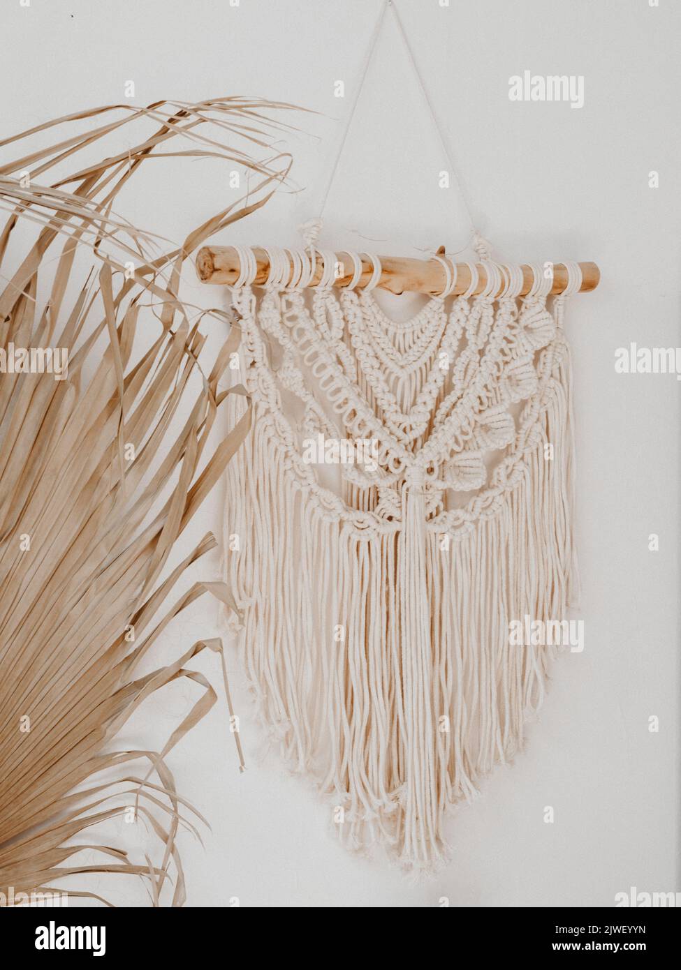 Makramee wand -Fotos und -Bildmaterial in hoher Auflösung – Alamy