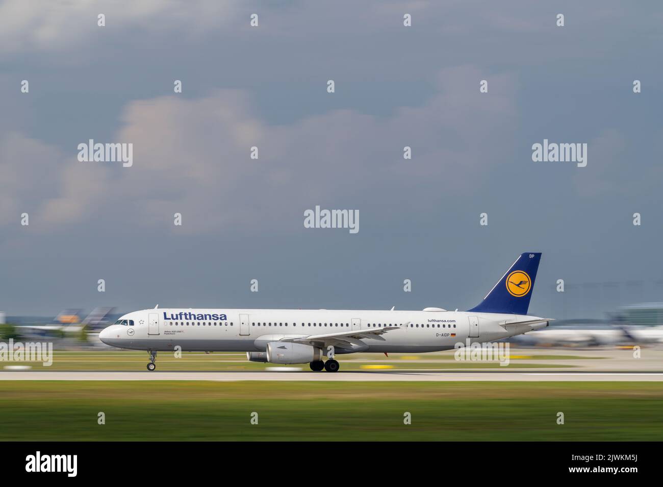 München, Deutschland - August 26. 2022 : Lufthansa Airbus A321-231 mit ...