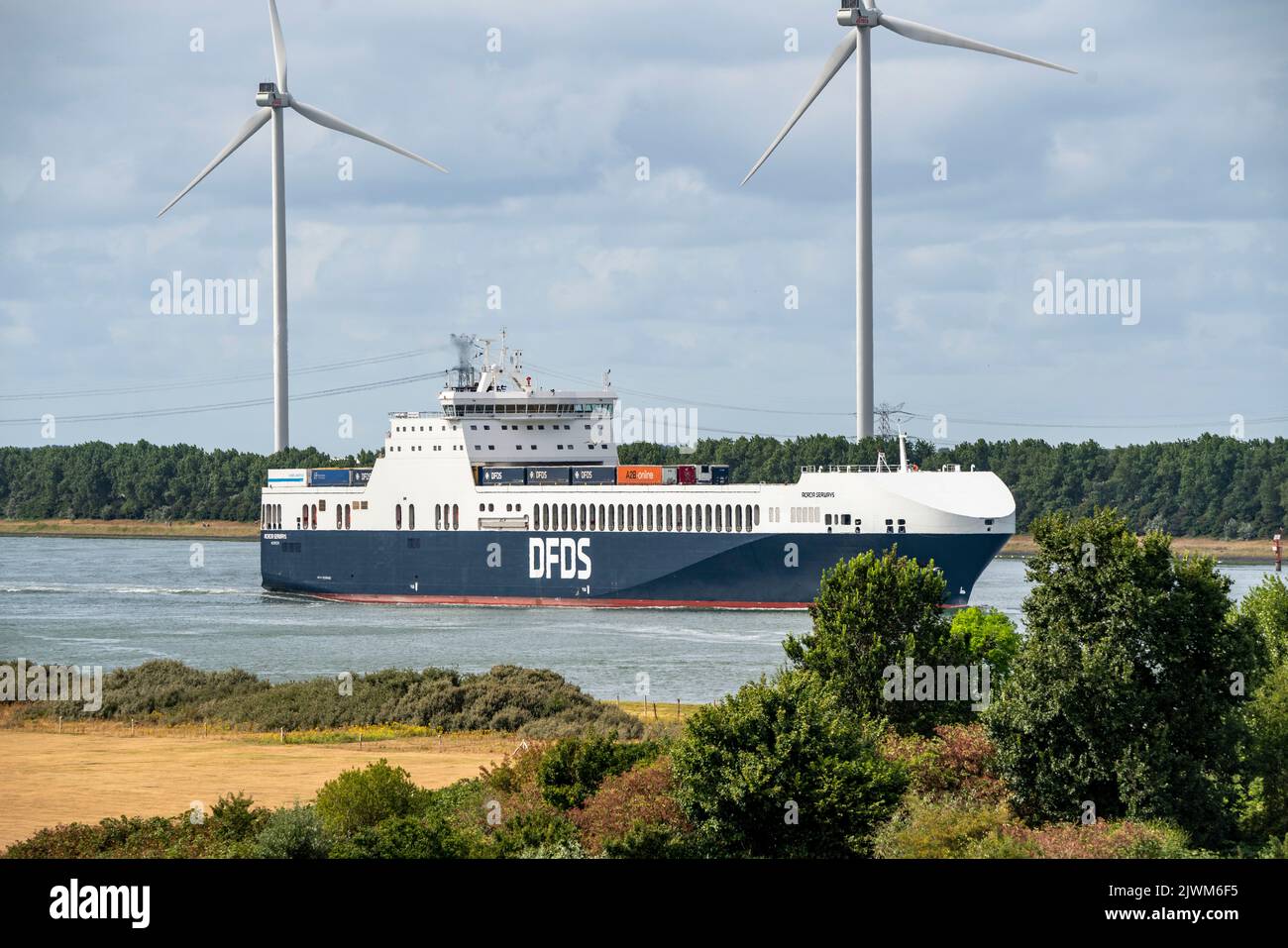 Rotterdam terminal vlaardingen -Fotos und -Bildmaterial in hoher ...