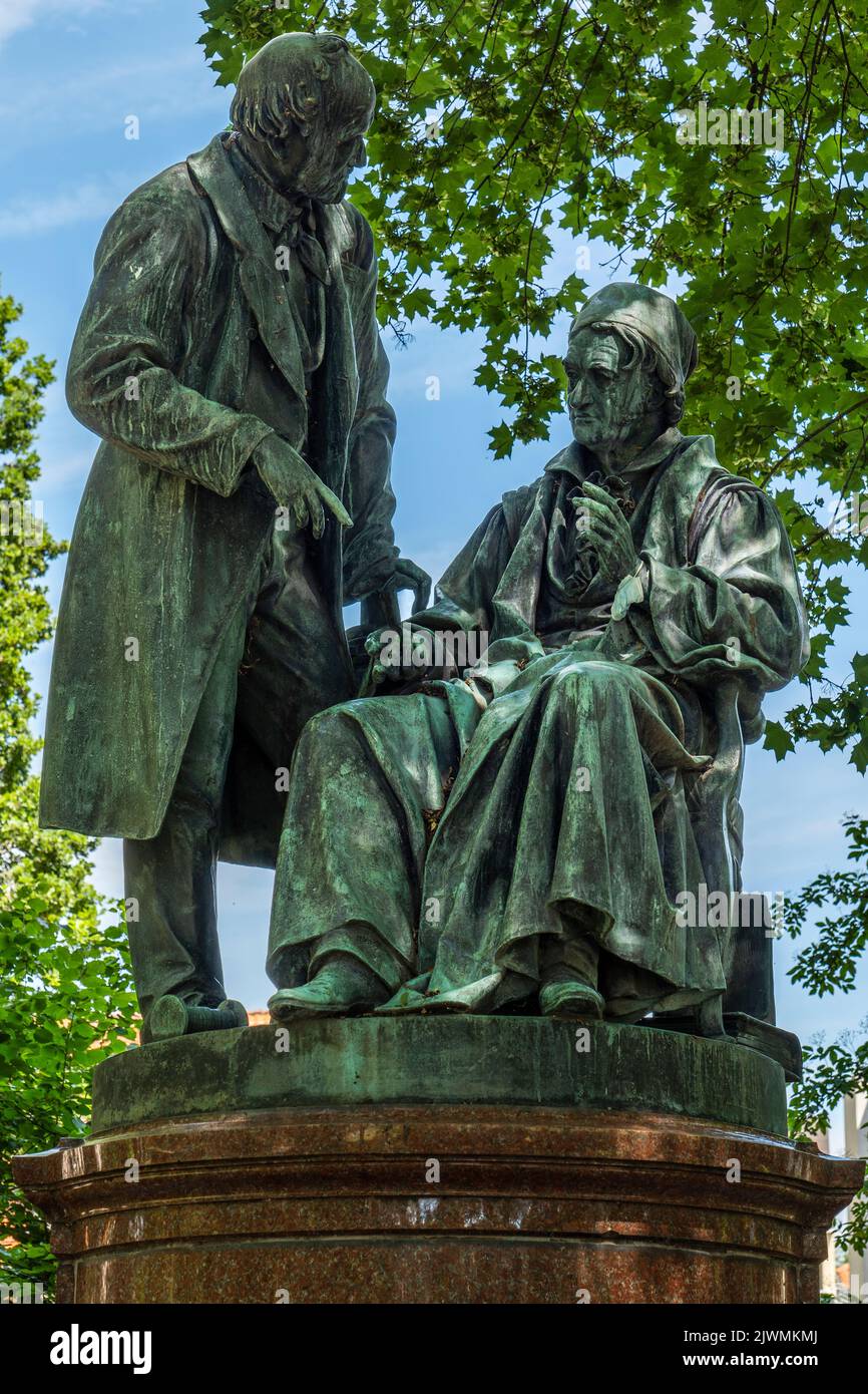Denkmal für die Physiker und Mathematiker Wilhelm Weber und Friedrich ...