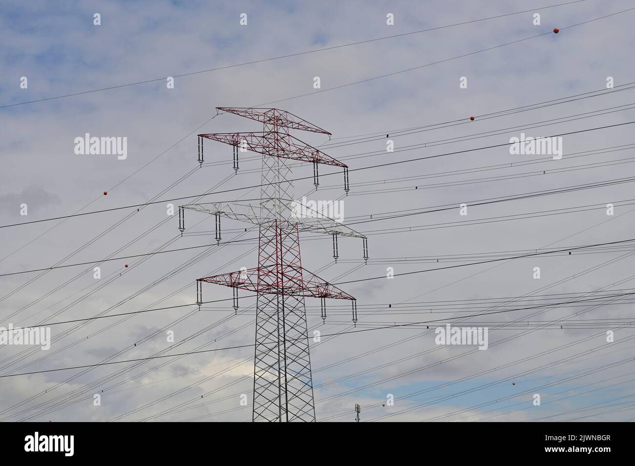 Mast hochspannung elektrische leistung -Fotos und -Bildmaterial in ...
