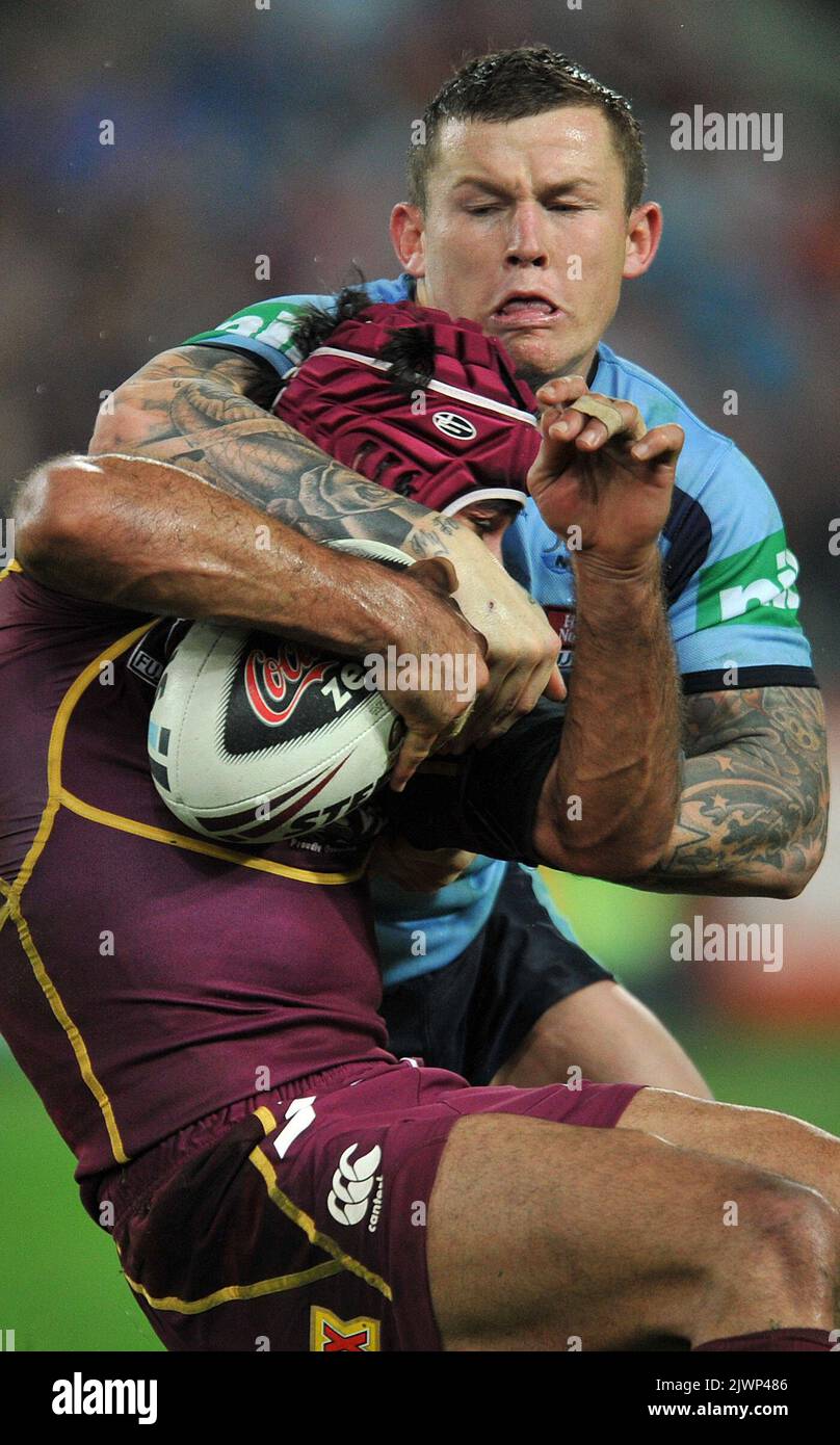 Der aus Queensland stammende Johnathan Thurston (links) wird von Todd ...
