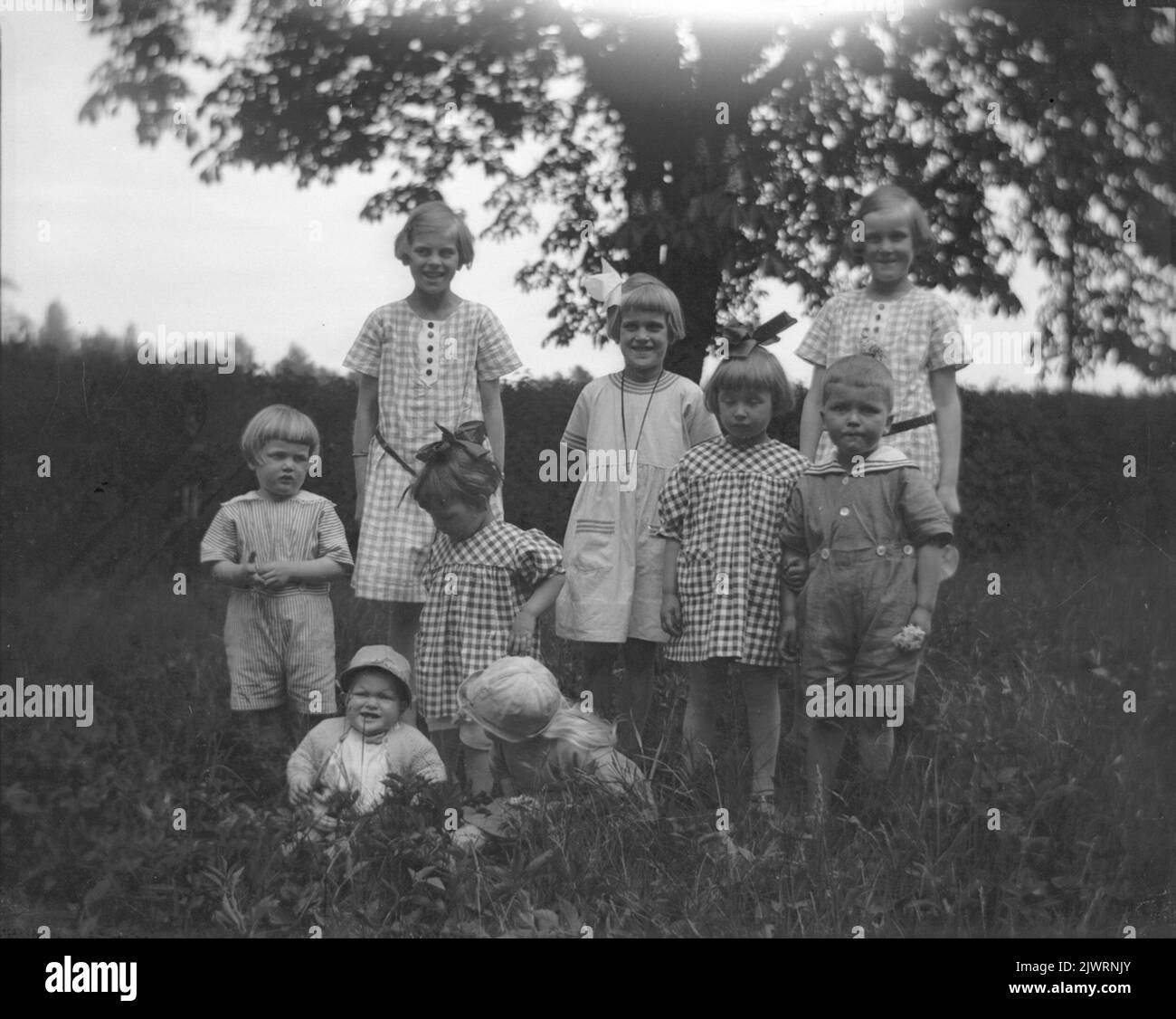 Hier ist ein Bild von Geschwistern und Cousins. Von links Sören, Ingrid ...