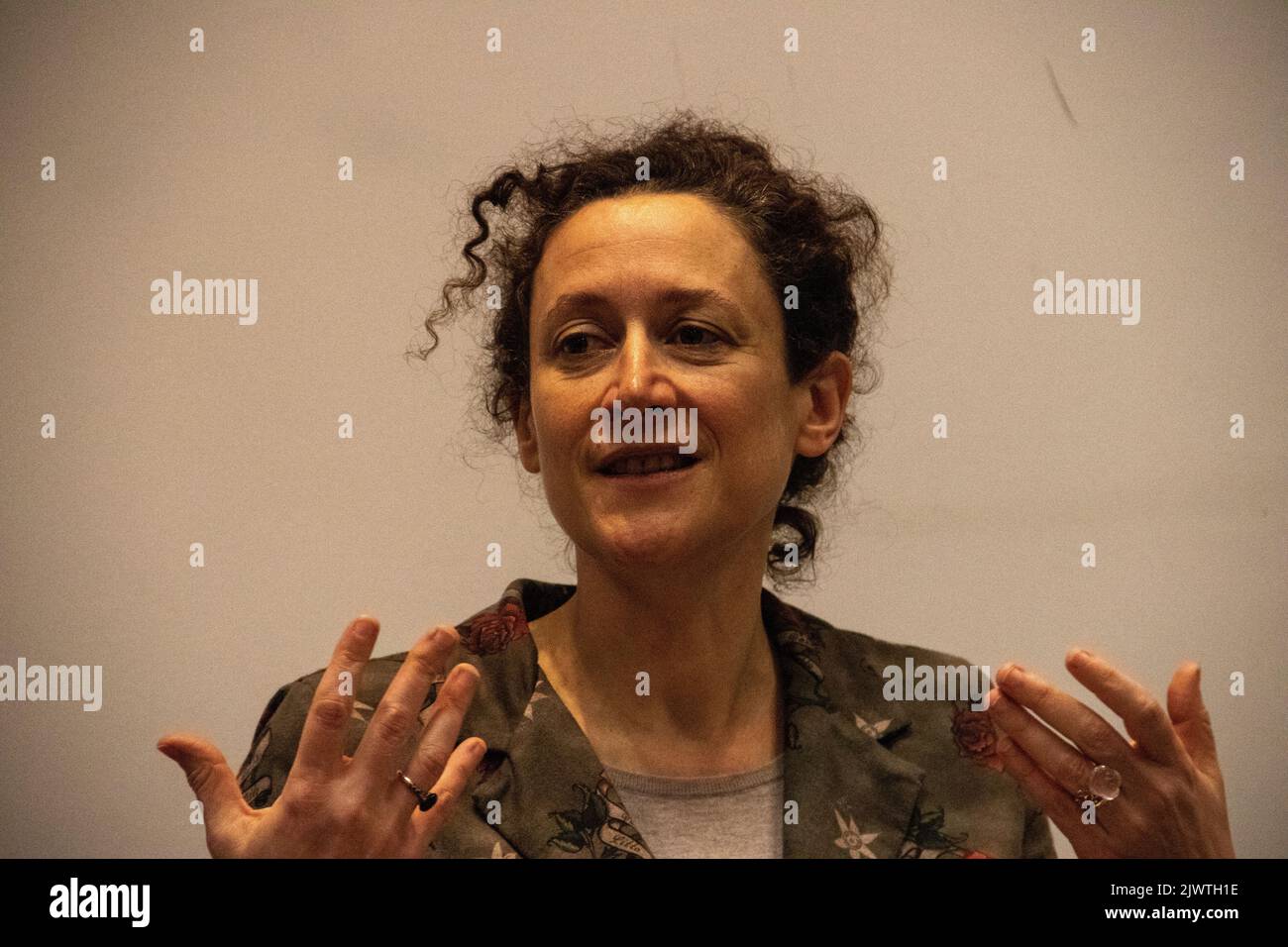 Emmanuelle Wargon ist eine französische Beamtin, Politikerin und ...