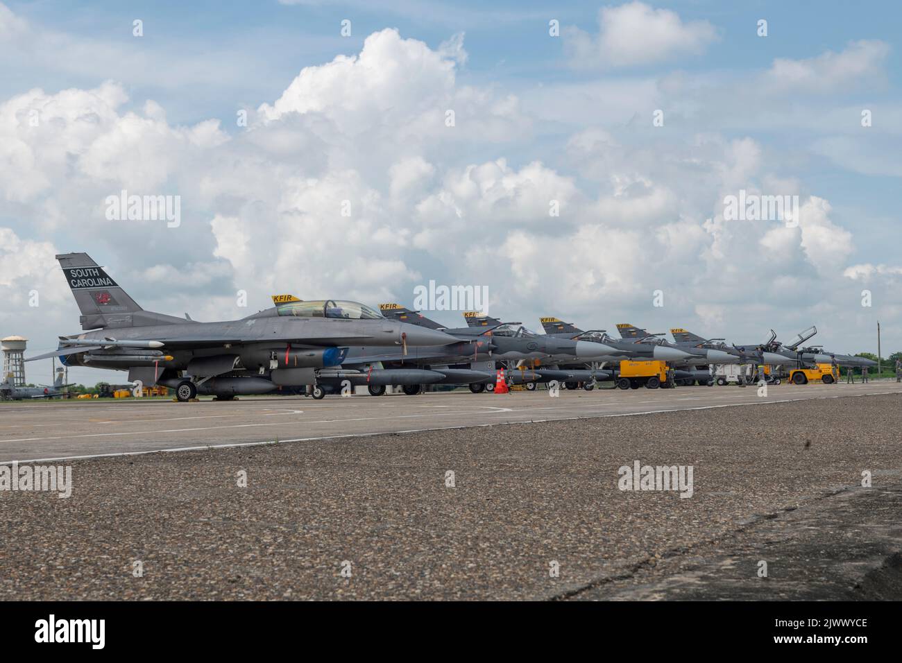 Ein F-16-Kampfjet der US Air Force aus dem 169. Fighter Wing der South ...