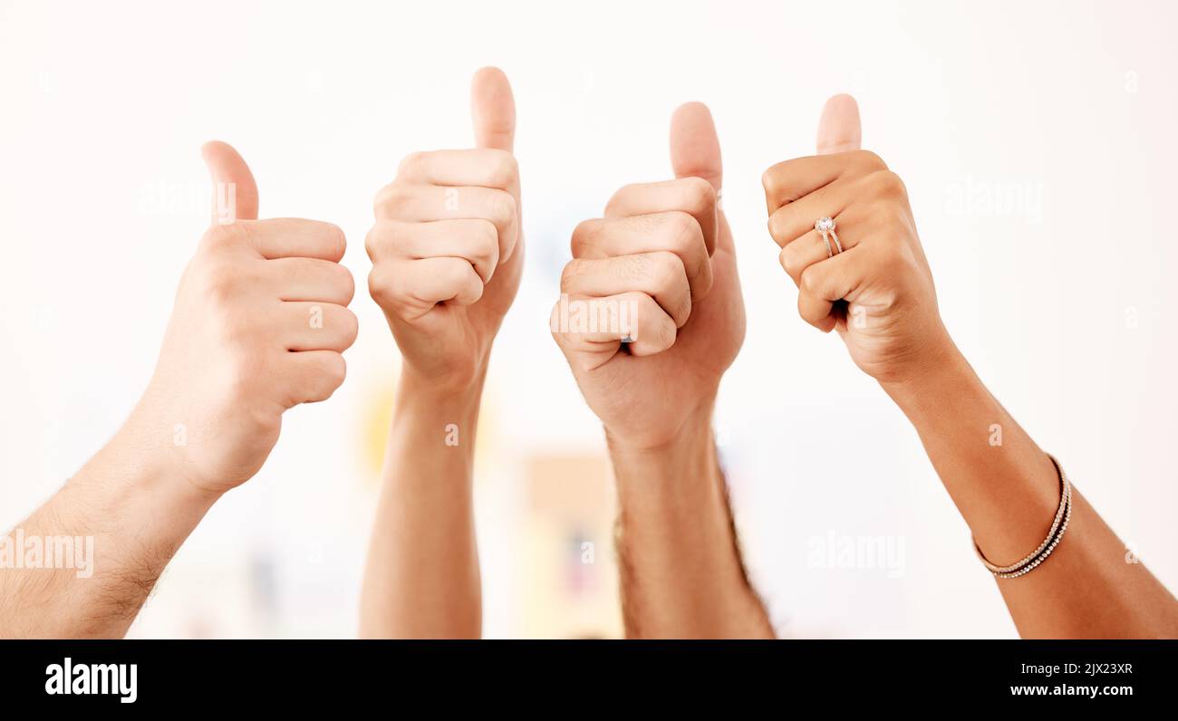 Gruppe Daumen nach oben, Stimme oder wie Hand Emoji-Zeichen oder Geste ...