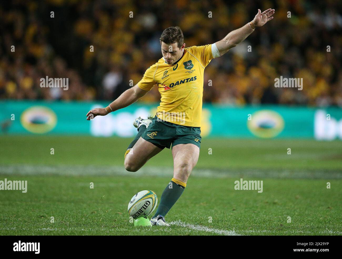 Bernard Foley aus Australien tritt beim dritten Test-Rugby-Union-Spiel ...