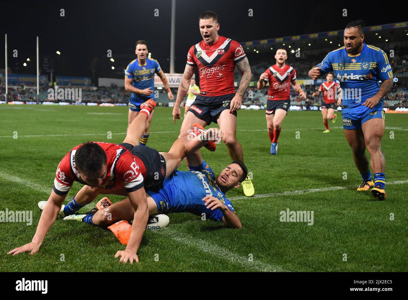 Joseph Manu von den Roosters wurde dieser Versuch während ihres NRL ...