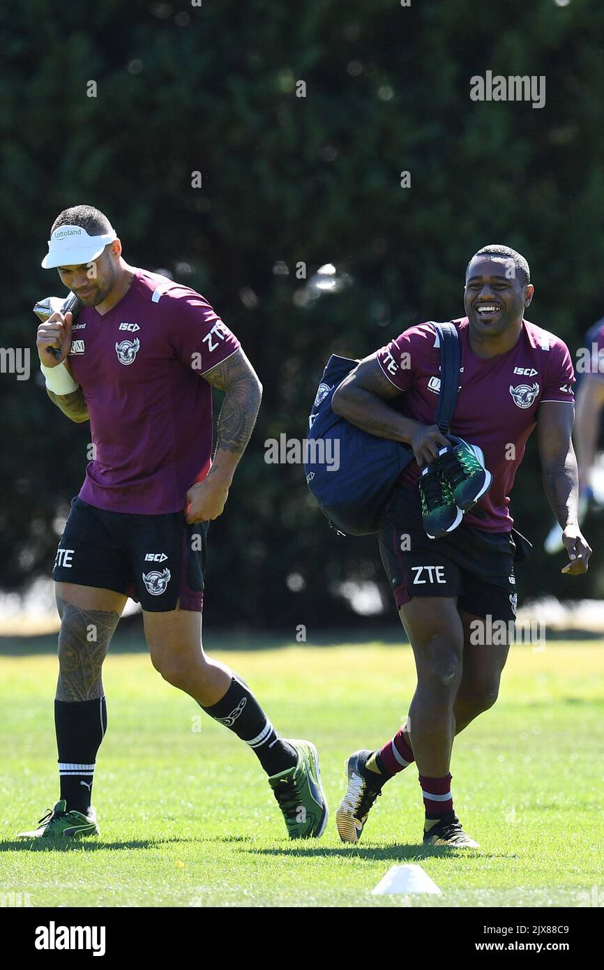 Manly-Warringah Sea Eagles Spieler (lt-rt) Frank Winterstein und Akuila ...