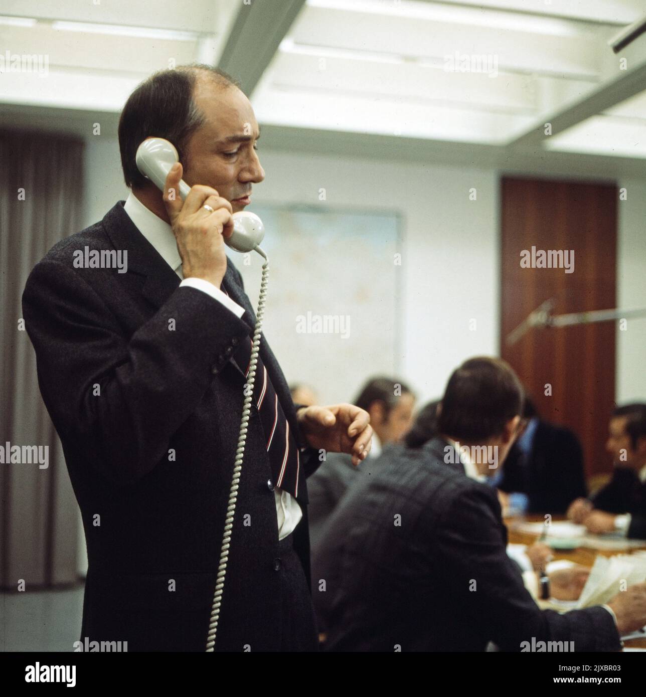 Eintausend Milliarden, Fernsehfilm, Deutschland 1974, Regie: Dieter ...