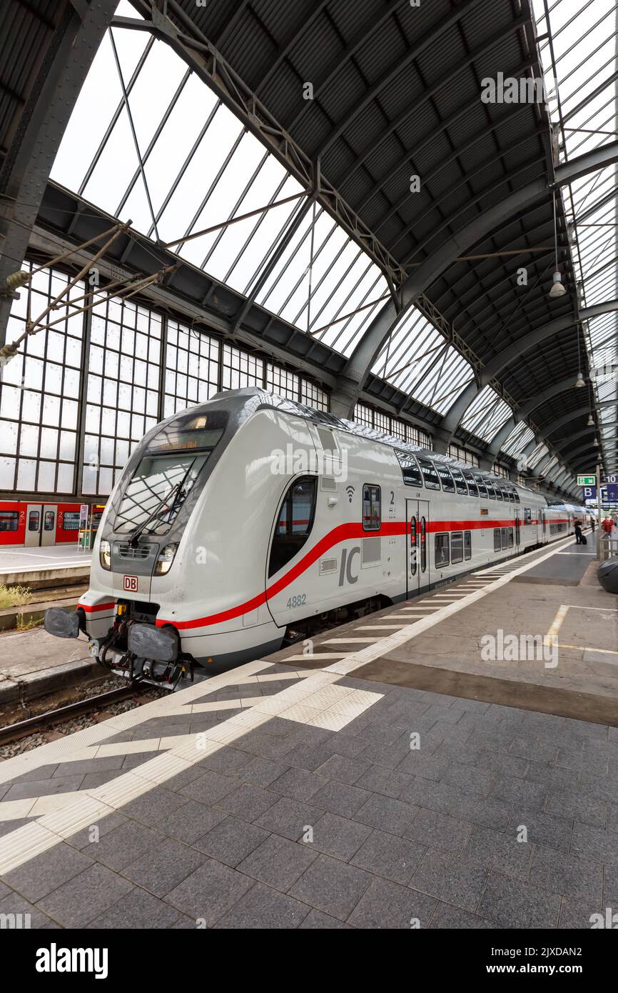 Karlsruhe, Deutschland - 30. Juni 2022: Intercity IC-Zug vom Typ ...