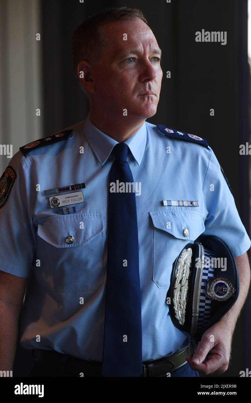 NSW-Polizeikommissar Mick Fuller posiert für Fotos in Sydney, Mittwoch ...
