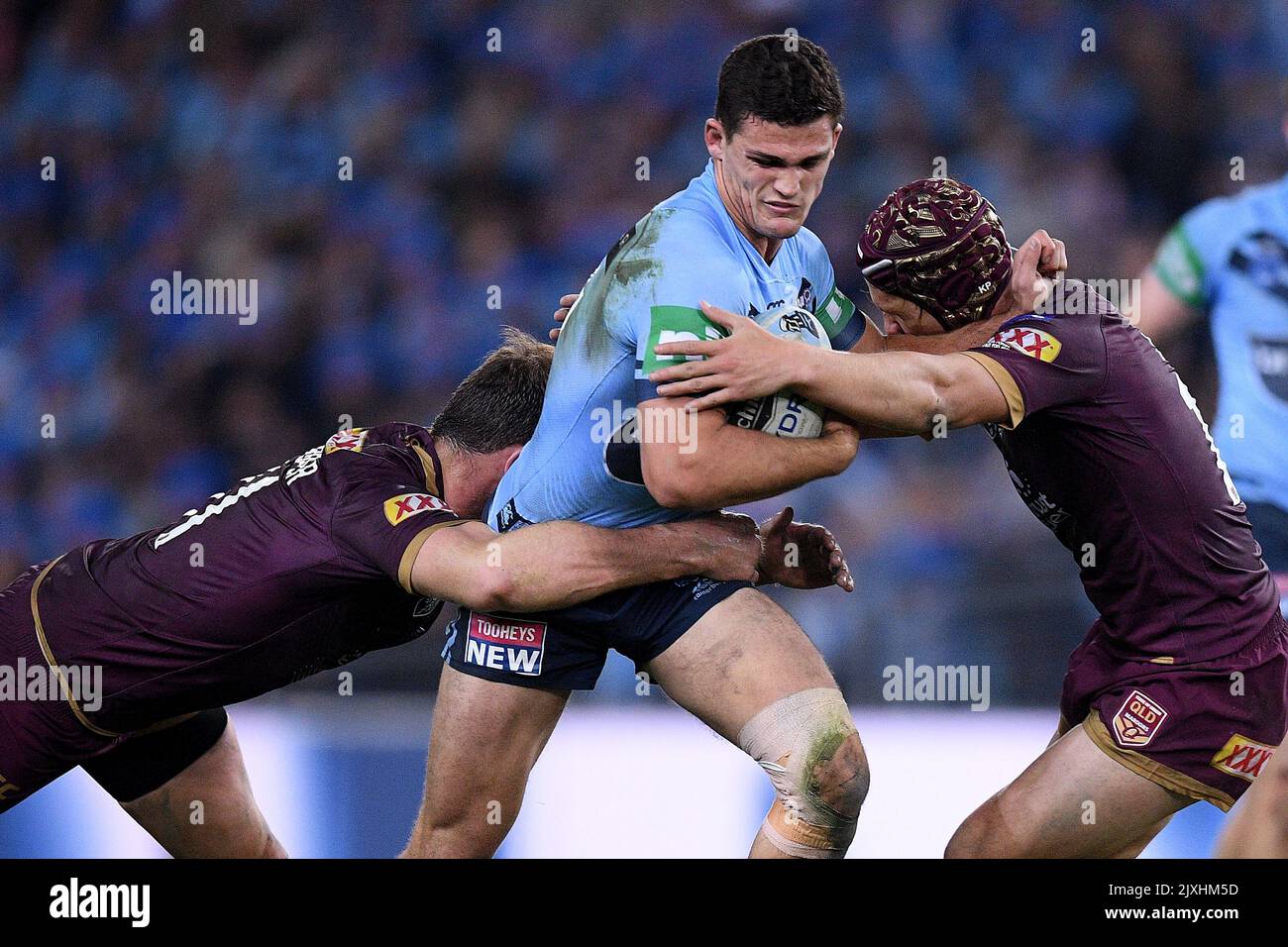 Nathan Cleary of the Blues wird von Gavin Cooper (links) und Kalyn ...