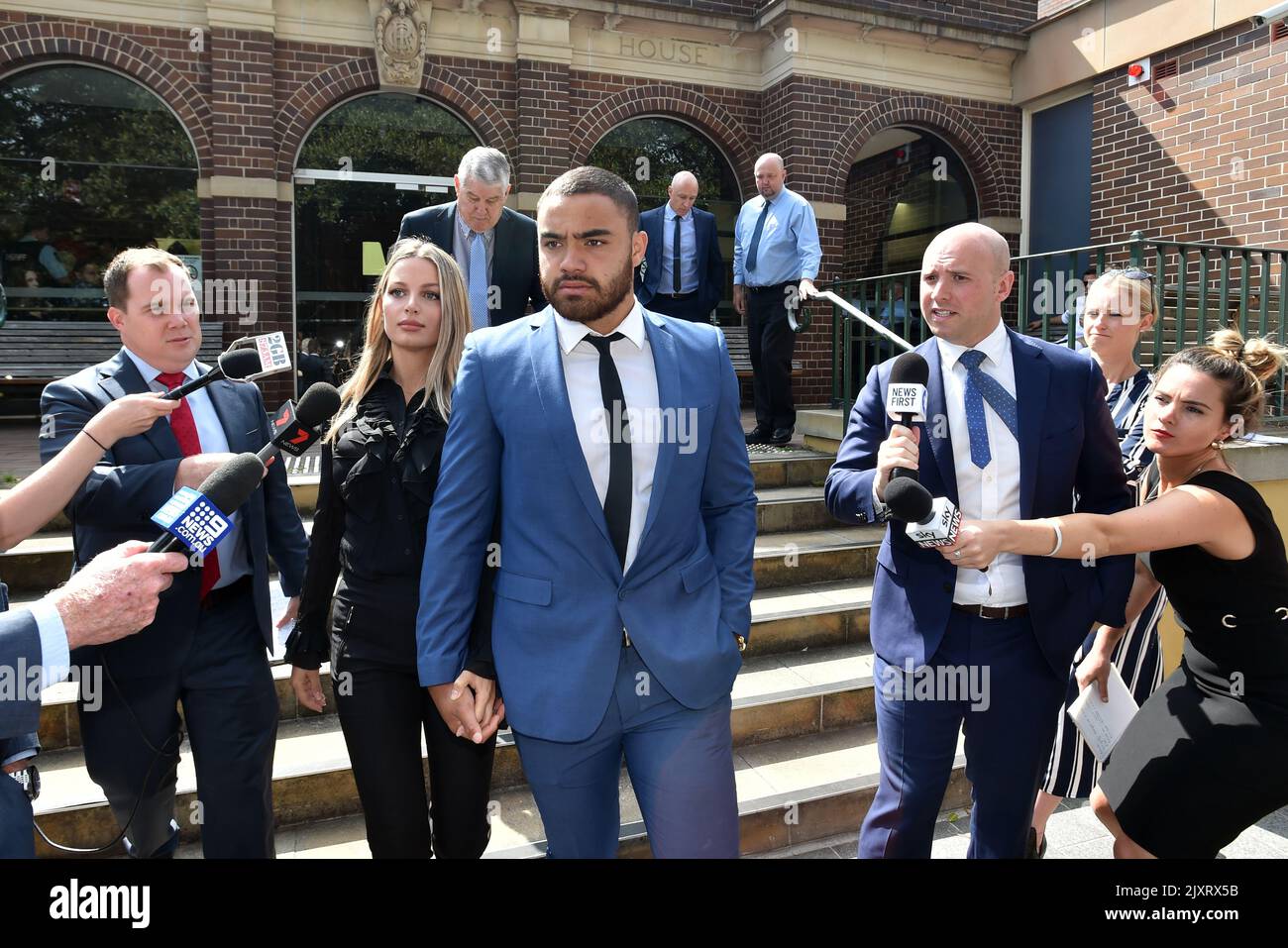 Die NRL Manly Sea Eagles-Spielerin Dylan Walker und ihre Partnerin ...