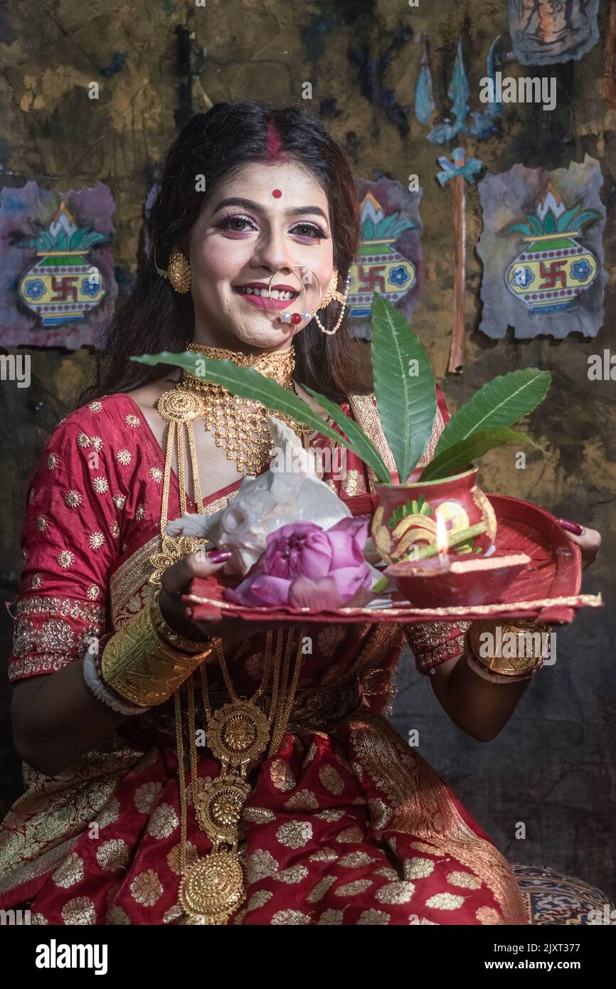 Agomoni aussehen -Fotos und -Bildmaterial in hoher Auflösung – Alamy