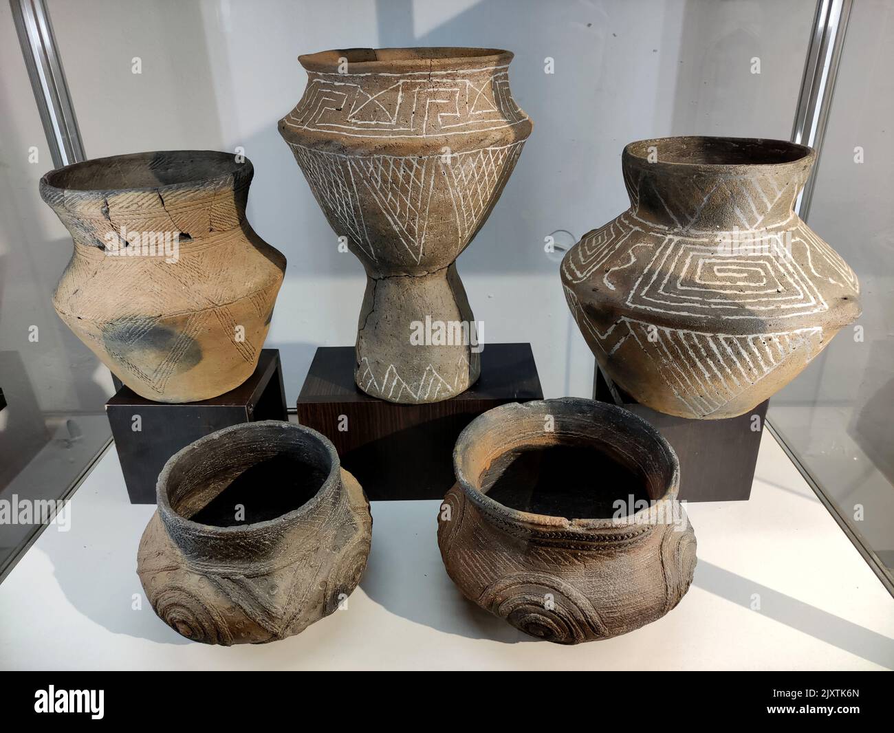 KIEW, UKRAINE - 7. SEPTEMBER 2022 - Artefakte der Cucuteni-Trypillia ...