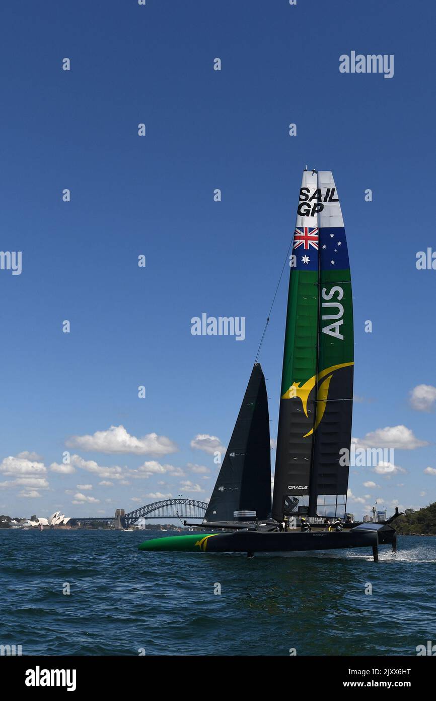 Australien startet seinen Katamaran F50 beim ersten Trainings- und ...