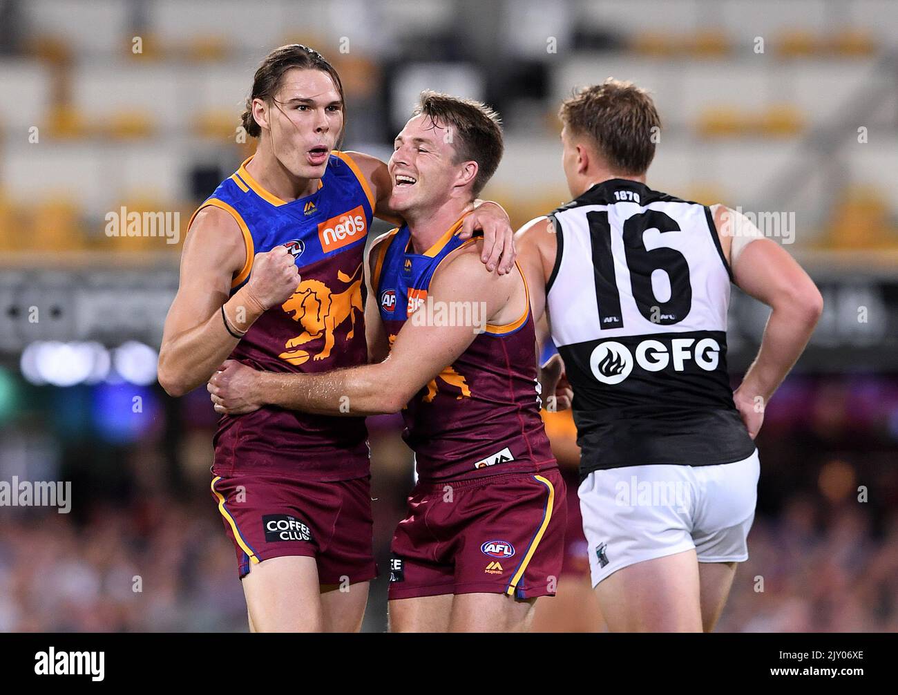 Lions-Spieler Eric Hipwood (links) und Lincoln McCarthy reagieren ...