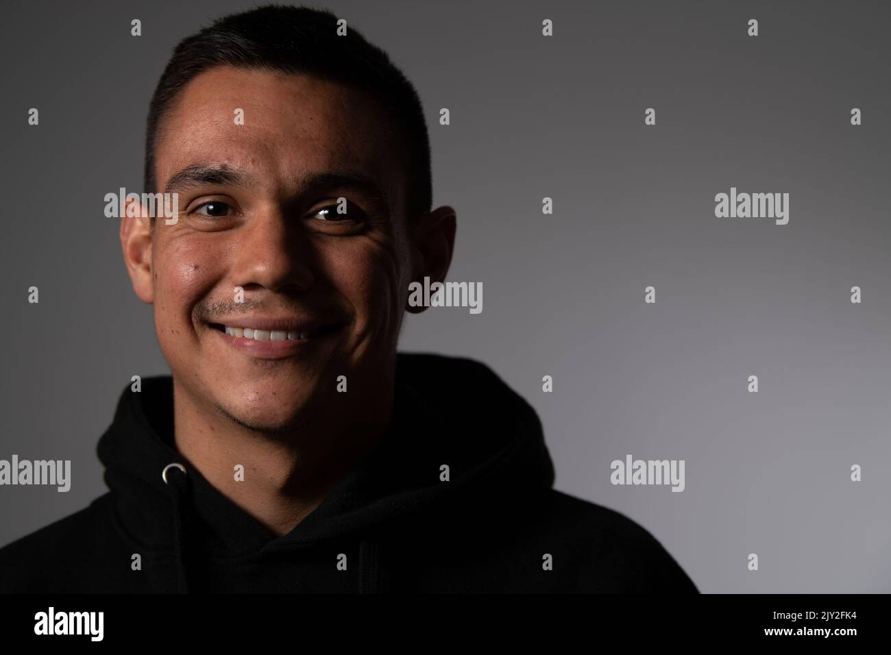 Tim Tszyu posiert für ein Foto nach einer Boxenansage in Sydney ...