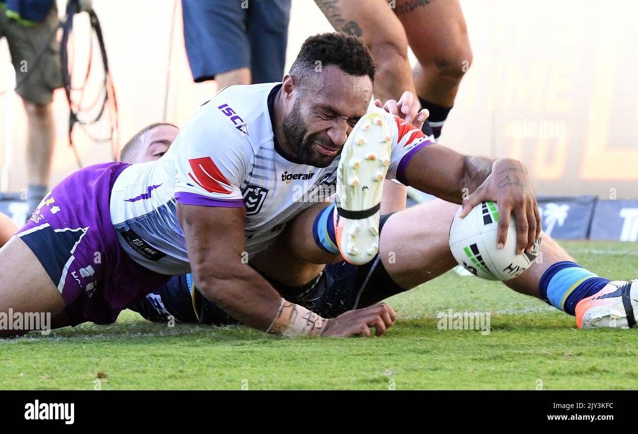 Justin Olam von The Storm geht beim NRL-Spiel der Runde 18 zwischen den ...