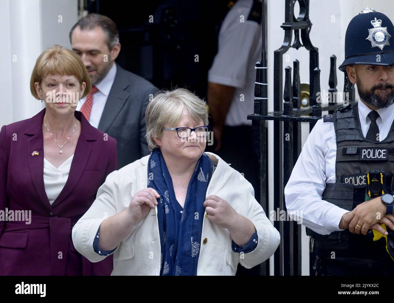 Thérèse Coffey MP (Con: Suffolk Coastal) in der Downing Street am Tag ...