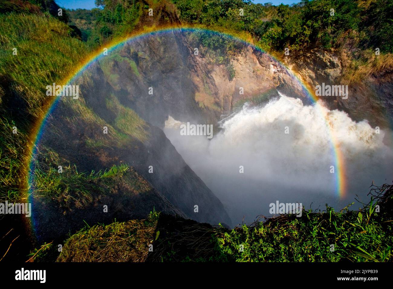 Murchison Falls. Blick von oben auf den Wasserbach mit einem schönen ...