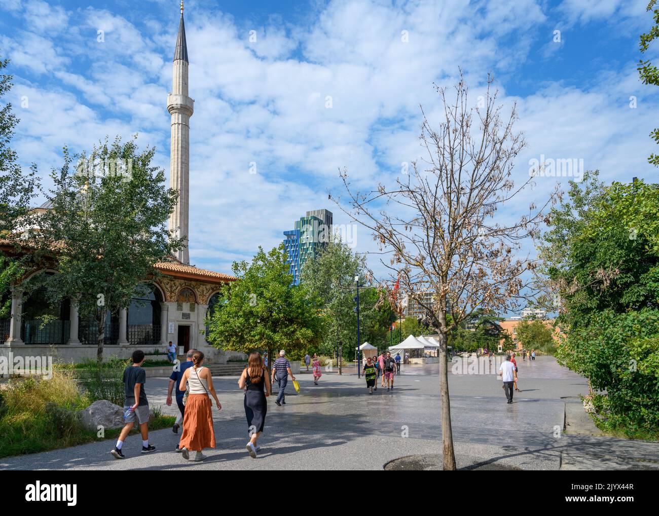 Skanderbeg square -Fotos und -Bildmaterial in hoher Auflösung – Alamy