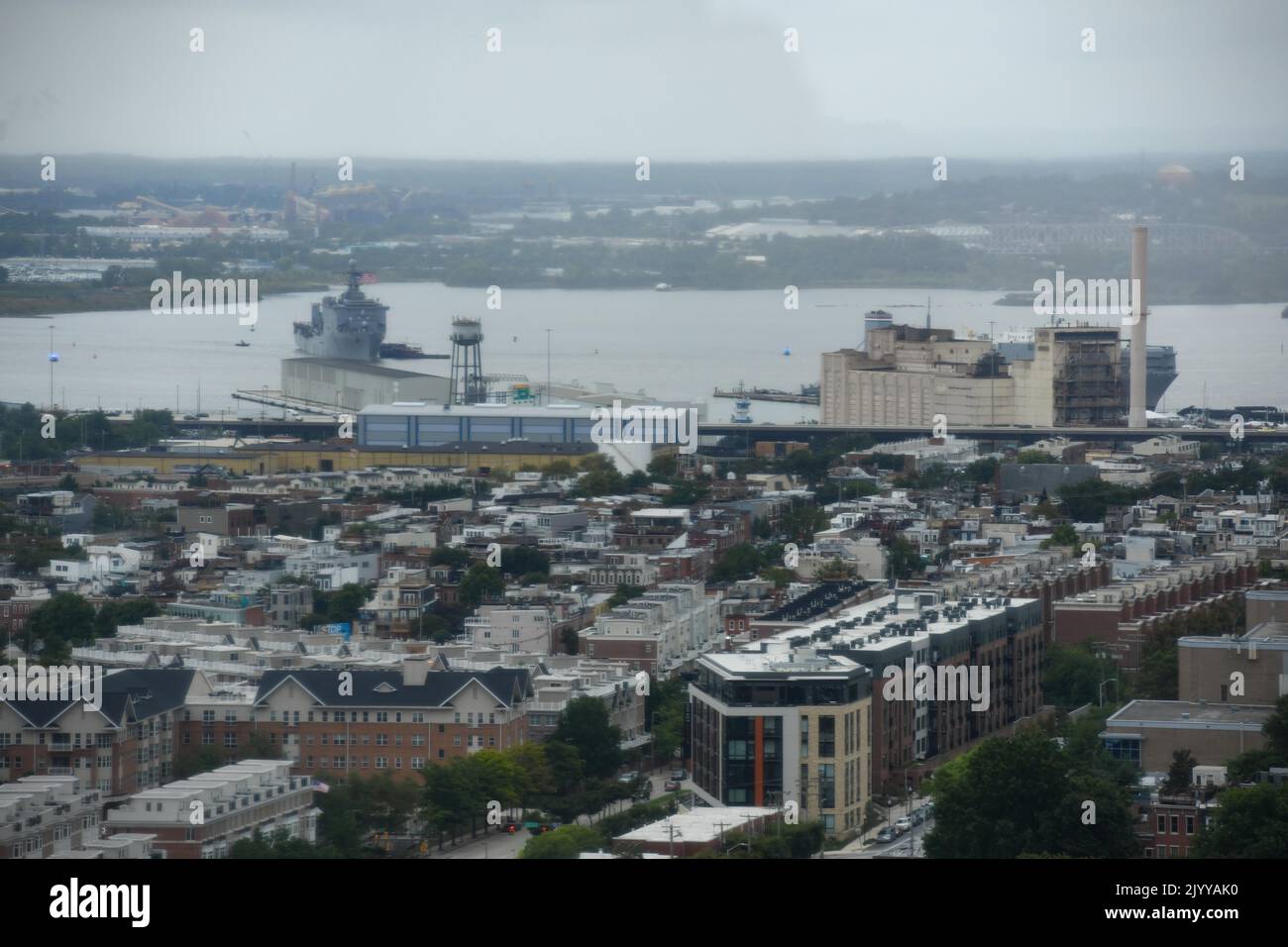 BALTIMORE (Sept 7, 2022) das Hafenlandungsschiff USS Carter Hall (LSD ...