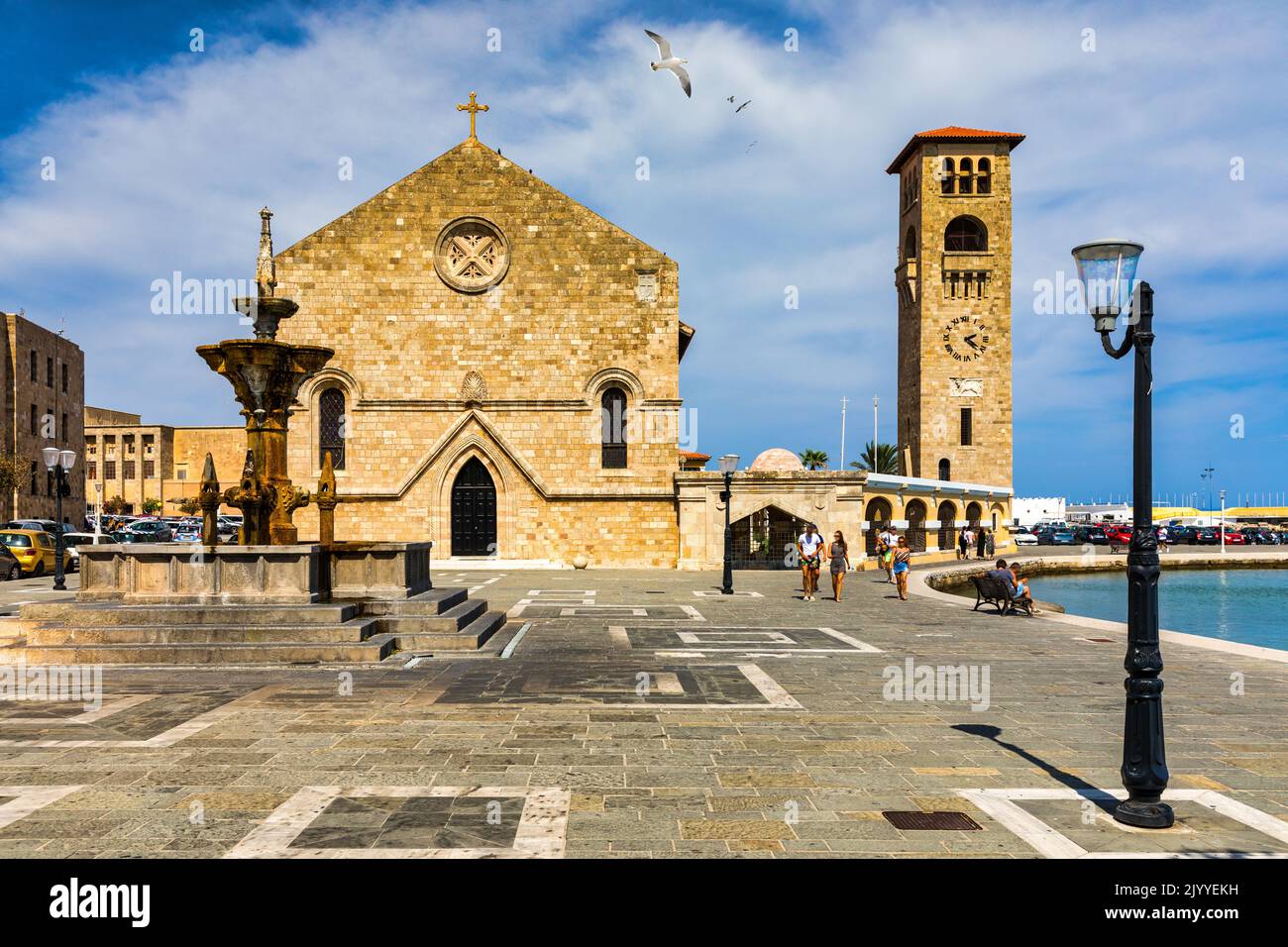 Mittelalterliche Bogenstraße in der Altstadt von Rhodos, Griechenland ...