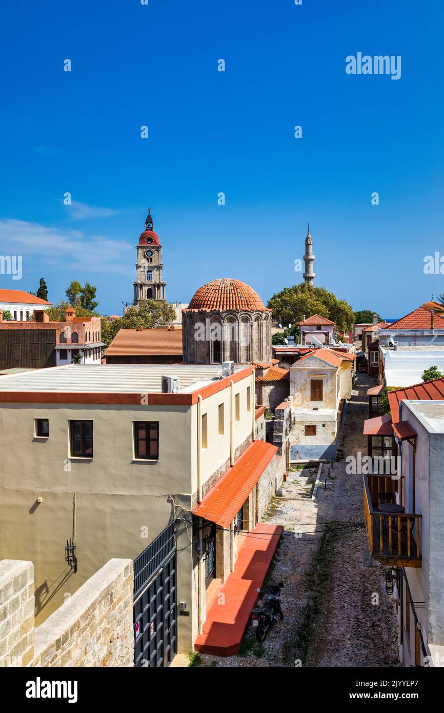 Mittelalterliche Bogenstraße in der Altstadt von Rhodos, Griechenland ...