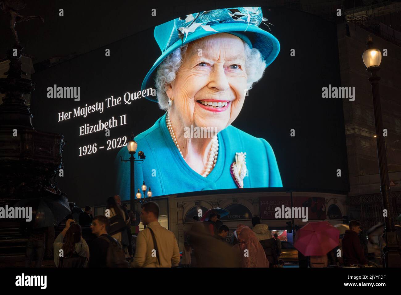 London, 8.. September 2022. Die Öffentlichkeit versammelte sich im ...